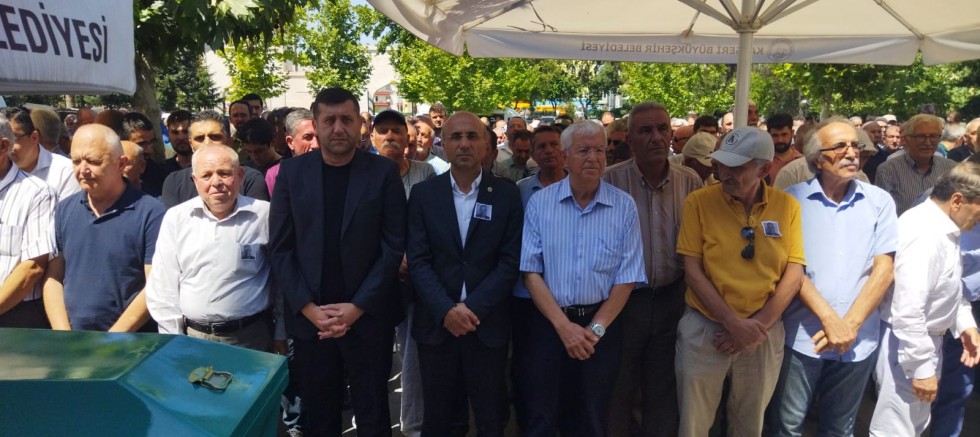 Hayatını Kaybeden KASKİ Eski Genel Müdürü Mustafa Ülker Toprağa Verildi ...